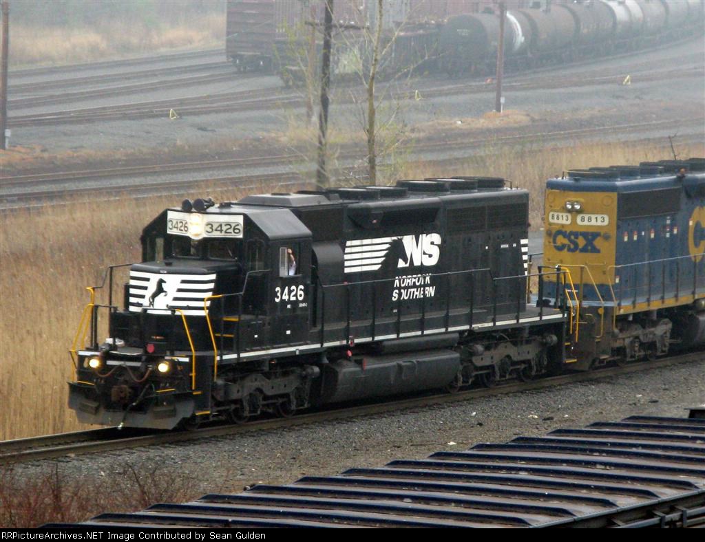 NS 3426 & CSXT 8813